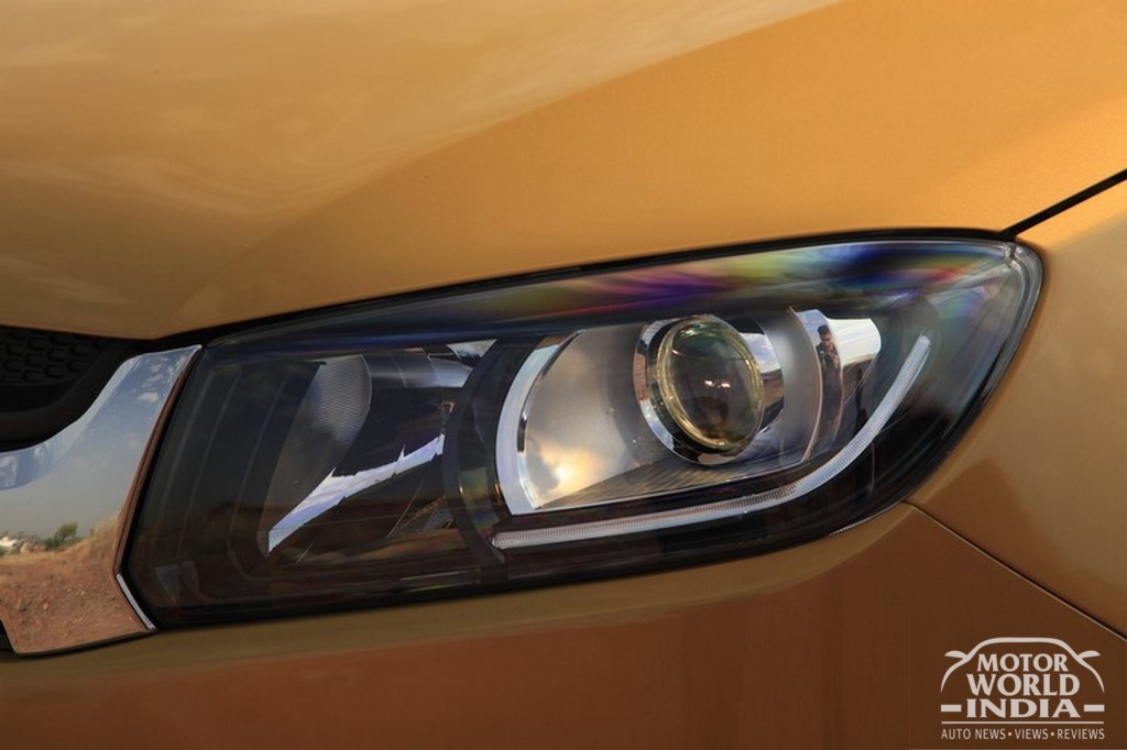 Maruti Vitara Brezza Headlight - Motor World India